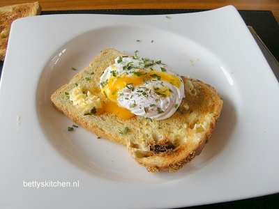 Gepocheerd ei maken - Betty's Kitchen Foodblog