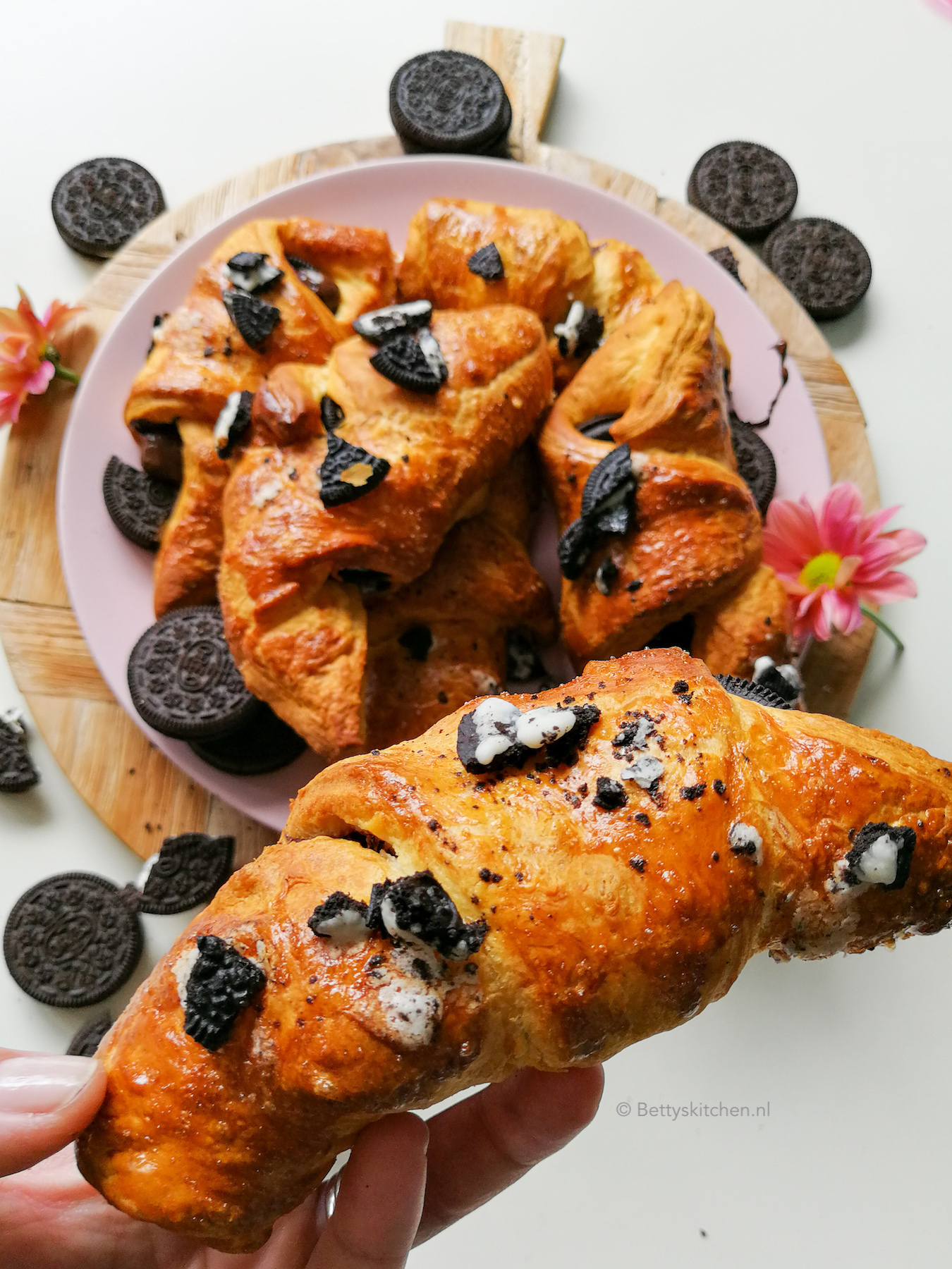 Croissants met Oreo's en chocolade | Recept | Betty's Kitchen Ontbijt