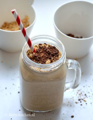 Snickers IJS (Soft Serve) | Recept | Betty's Kitchen Foodblog