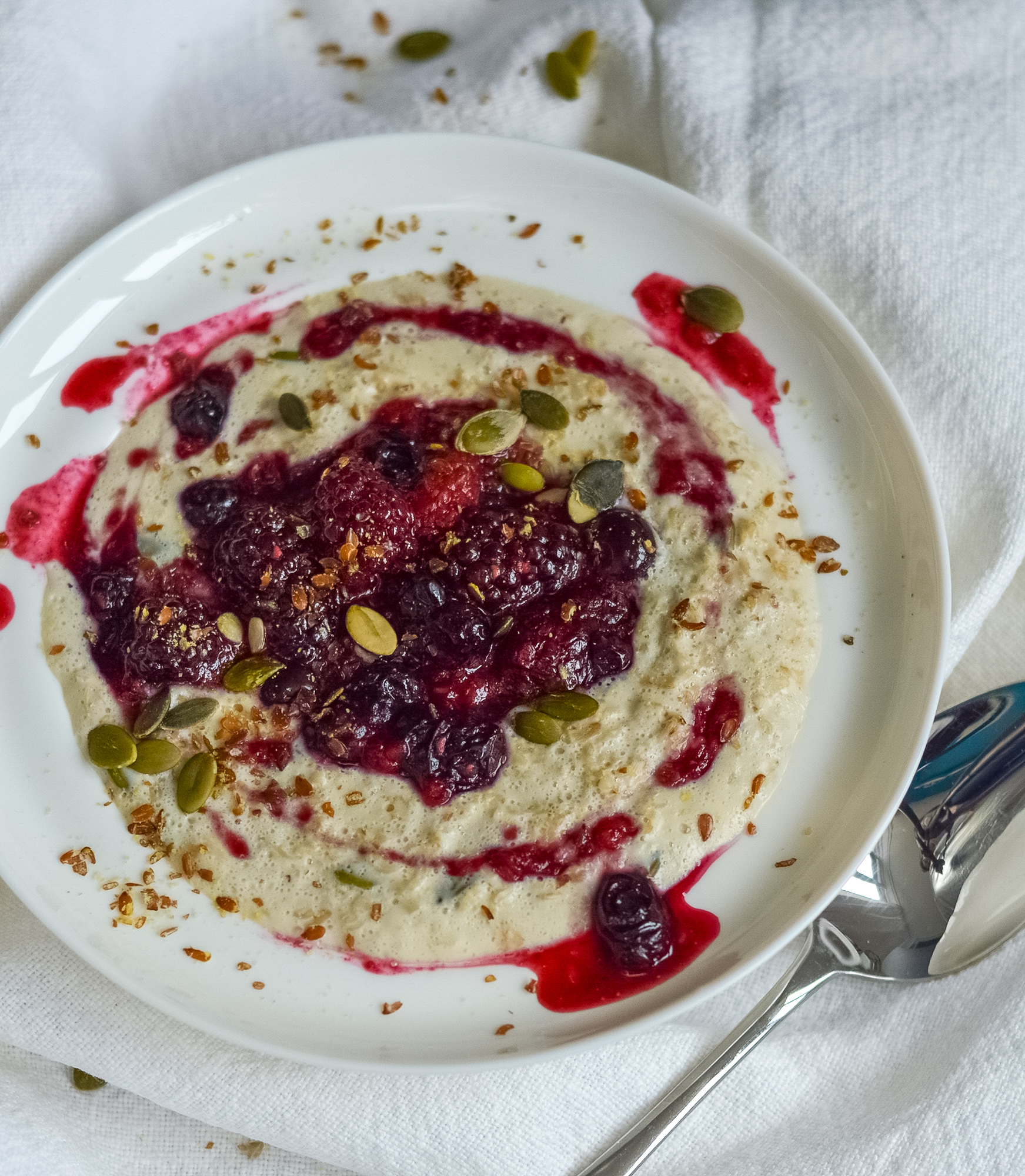 Havermoutpap met rood fruit | Recept | Betty's Kitchen