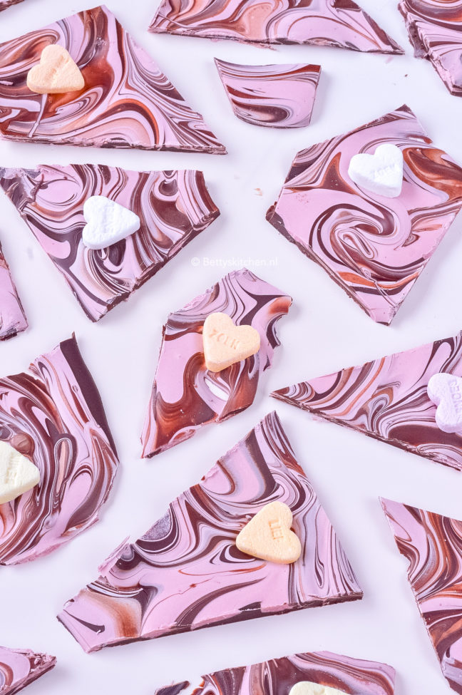 Valentijns Chocolade maken | Recept voor Valentijnsdag | Betty's Kitchen