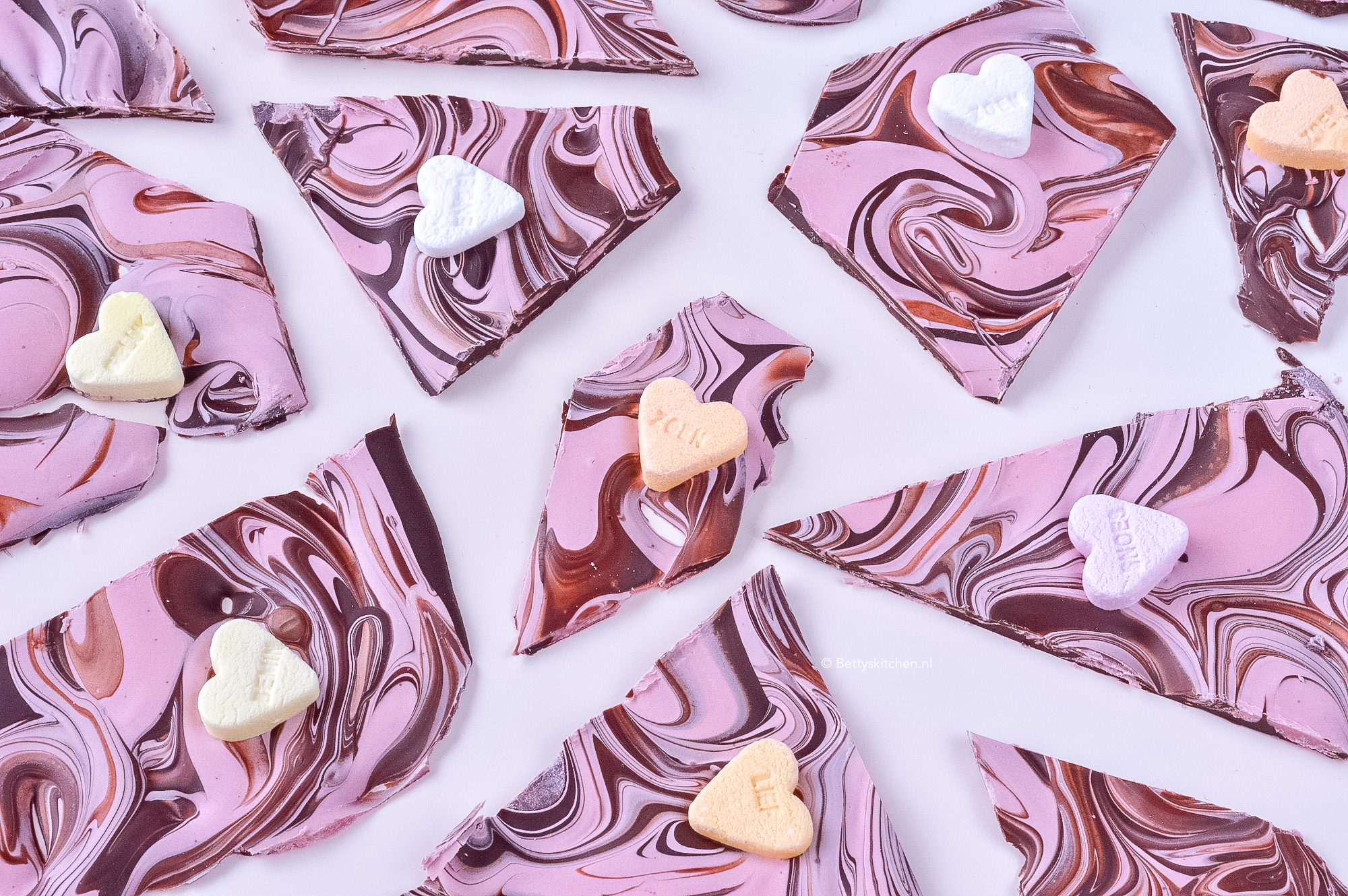 Valentijns Chocolade maken | Recept voor Valentijnsdag | Betty's Kitchen