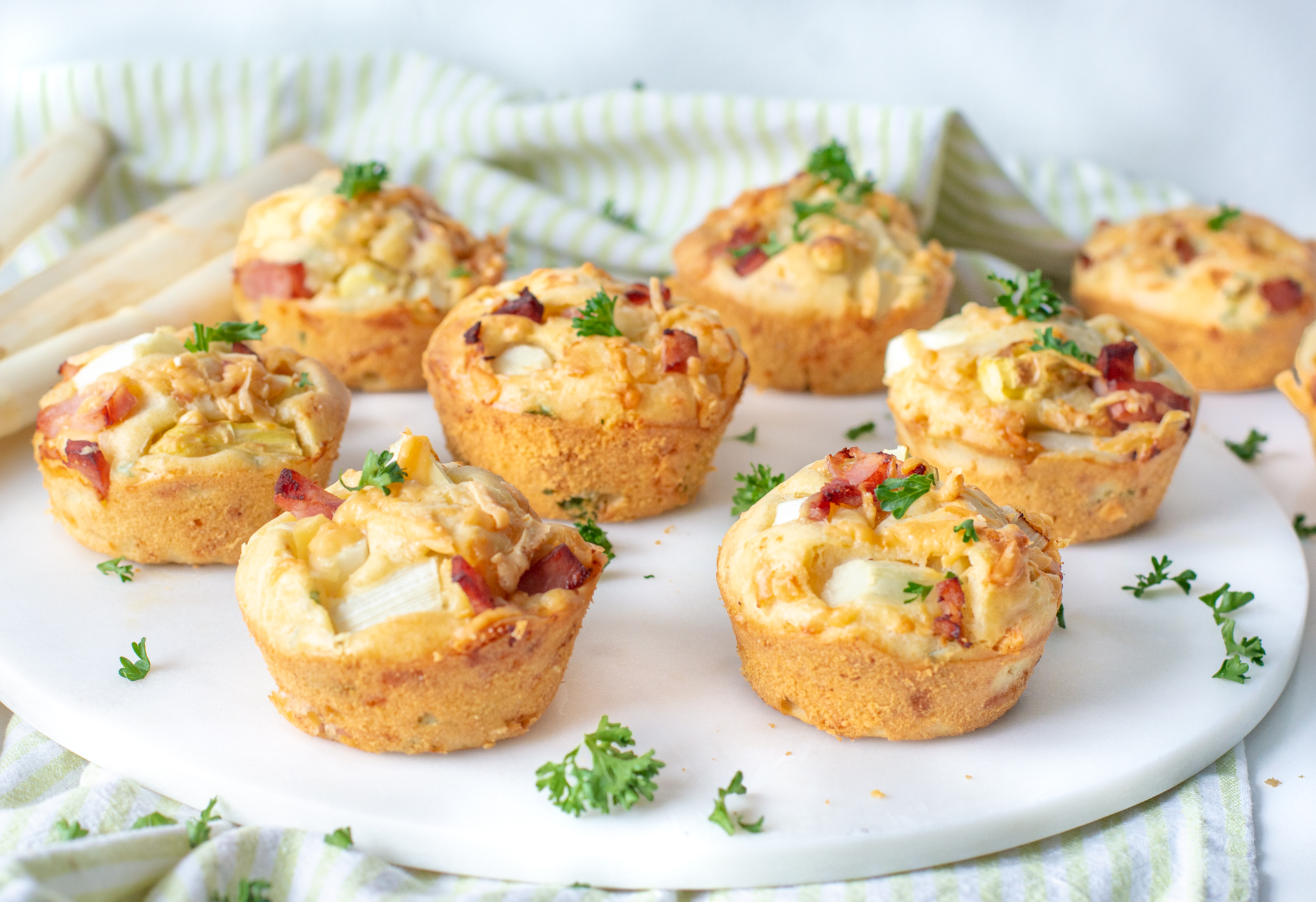 Asperge muffins met ham en kaas (video) | Recept | Betty's Kitchen