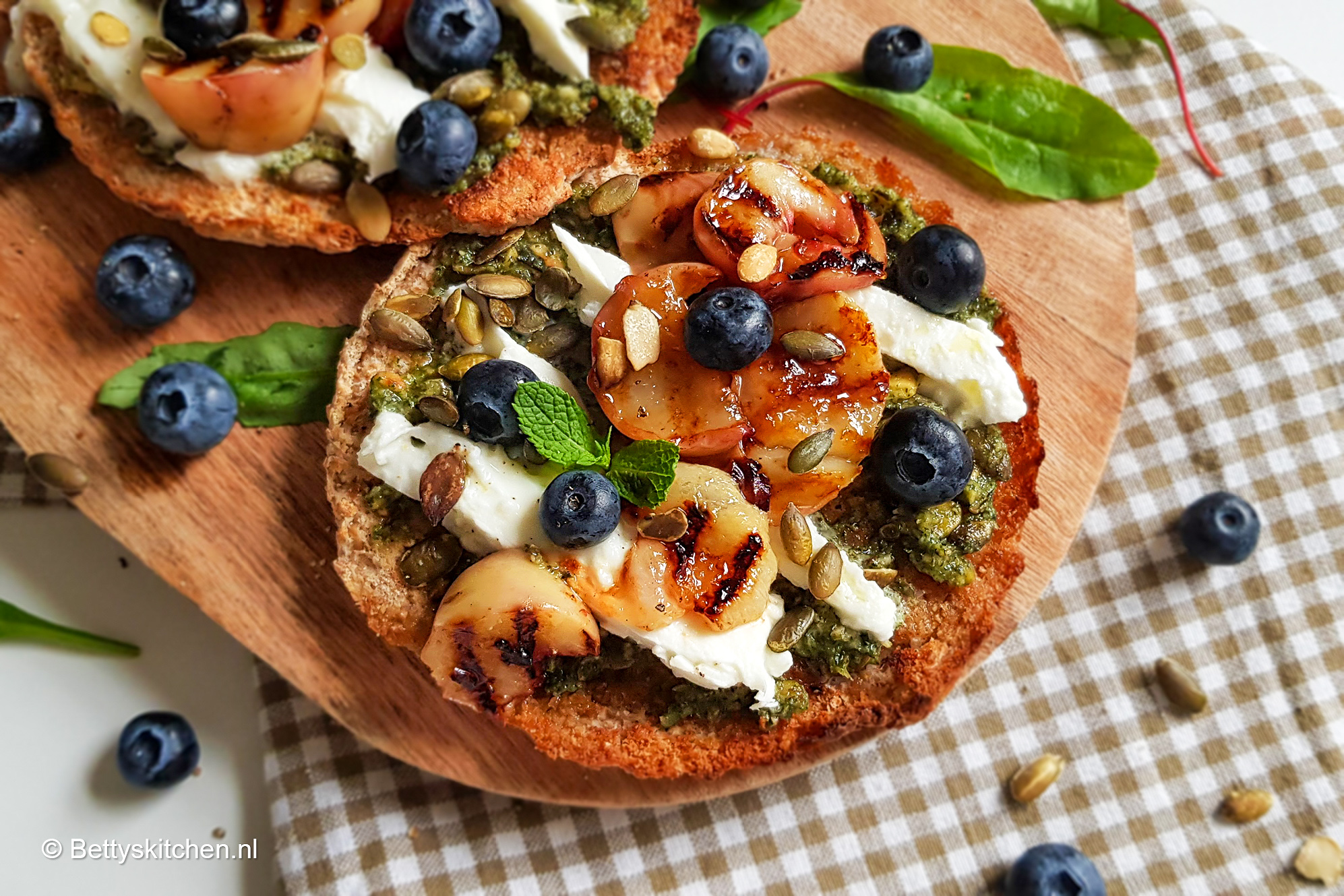 Pita met kaas en fruit • Betty's Kitchen