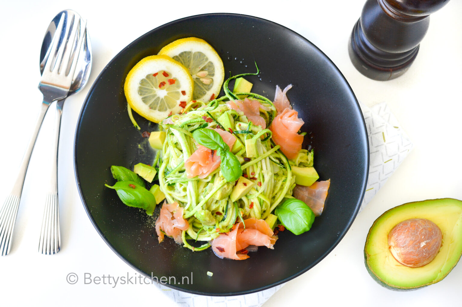 10x Courgetti recepten | pasta gemaakt van courgette | Betty's Kitchen