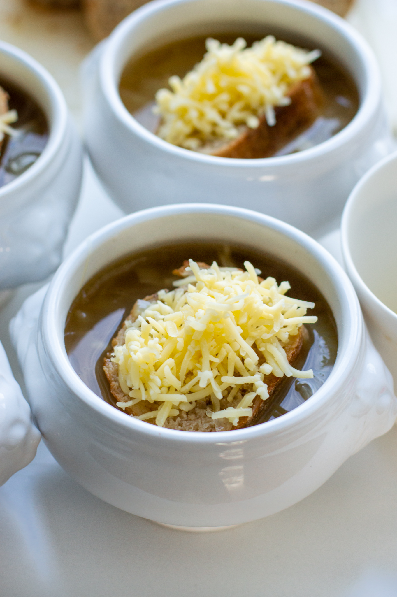 Franse uiensoep met stokbrood & gruyere kaas | Recept | Betty's Kitchen