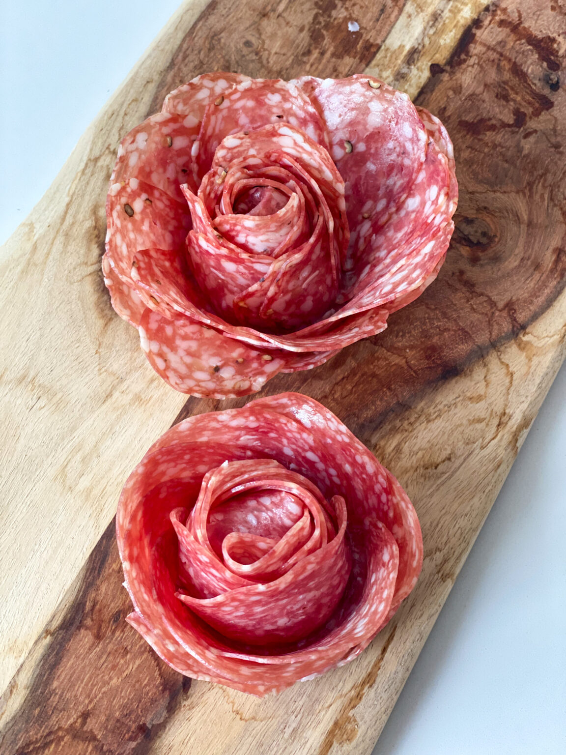 Borrelplank met salami roos | Tutorial + Recept | Betty's Kitchen