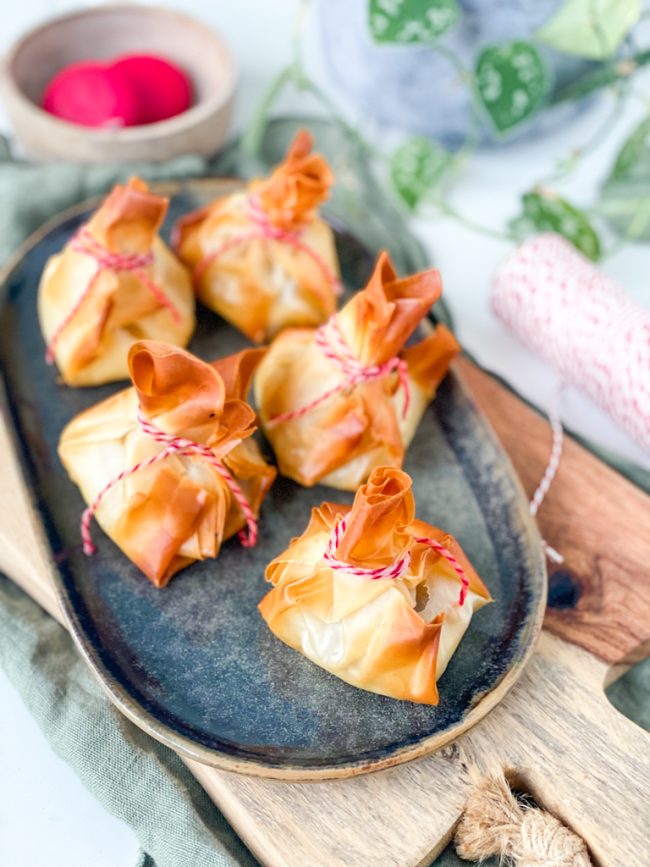 Sinterklaas kaashapjes(mini Babybel in filodeeg) | Recept | Betty's