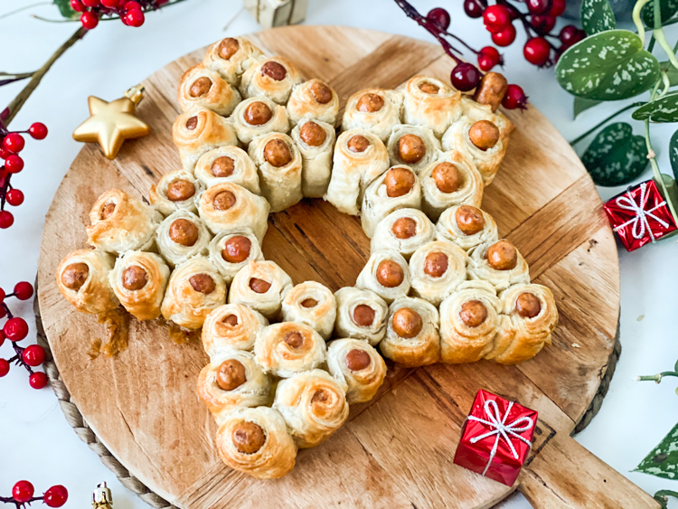 Bladerdeeg Kerstster met worstjes • Betty's Kitchen