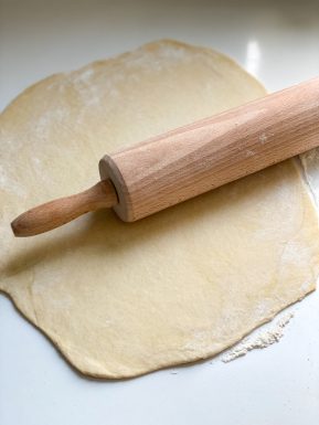 Zelf Flammkuchen deeg maken - de klassieker! | Recept | Betty's Kitchen