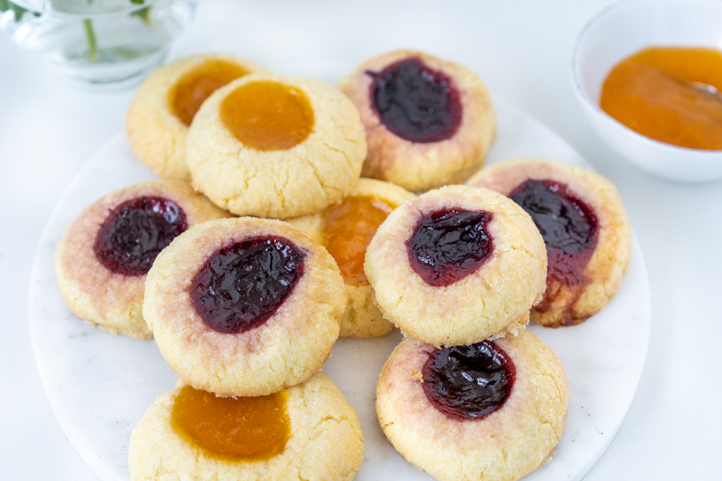 Jam Koekjes (Thumbprint cookies) | Recept | Betty's Kitchen