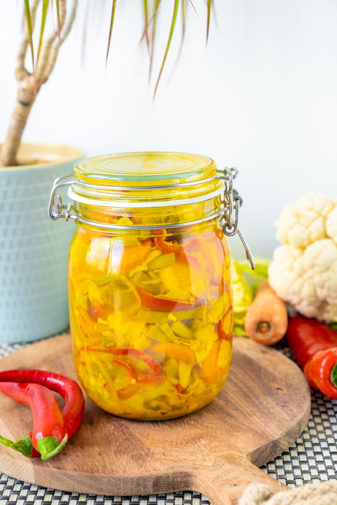 Zoetzuur van gemengde groenten (Atjar tjampoer) | Recept | Betty's Kitche