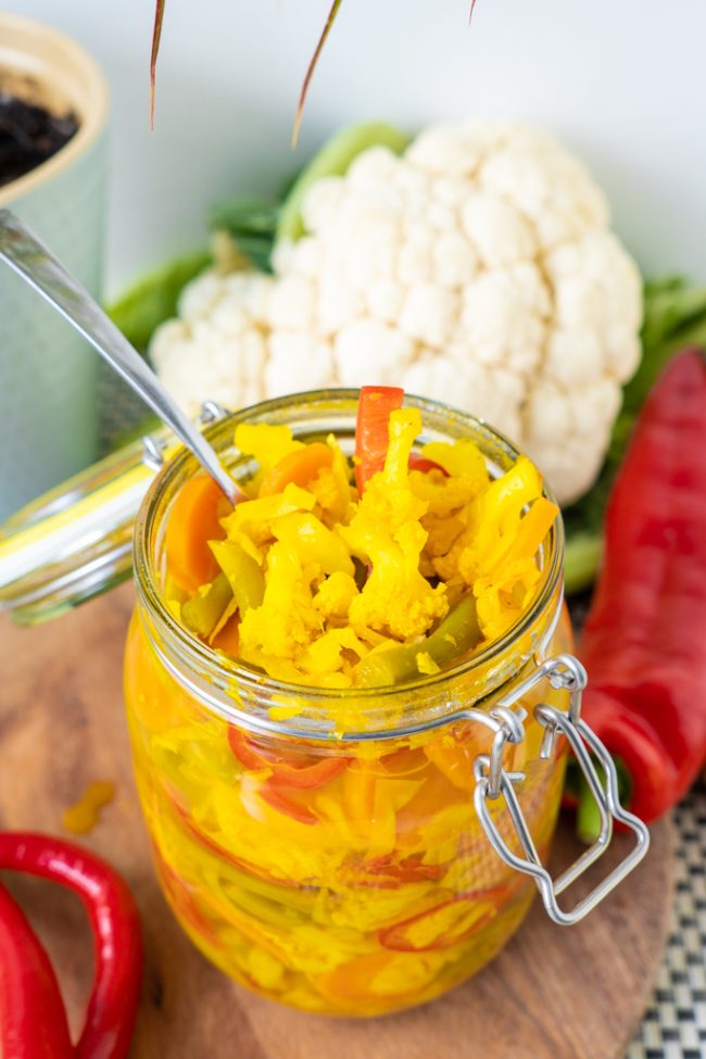 Zoetzuur van gemengde groenten (Atjar tjampoer) | Recept | Betty's Kitche