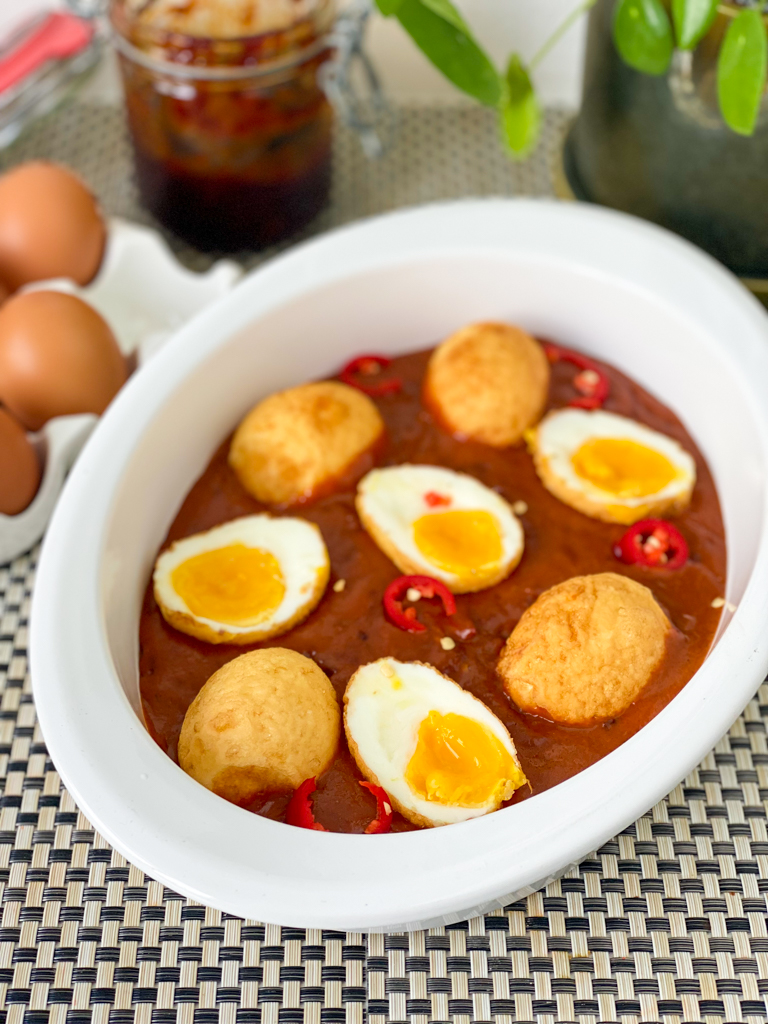 Sambal goreng telor (eieren in pittige saus) • Betty's Kitchen