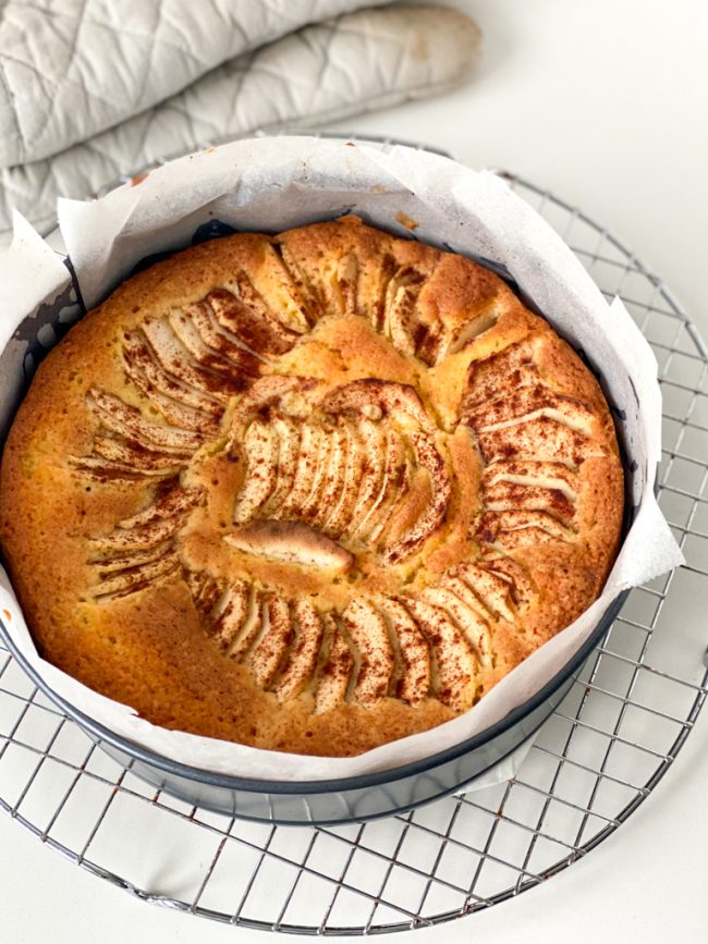 Appelcake met custard | Recept | Betty's Kitchen