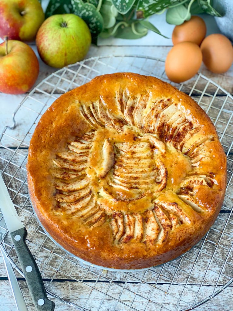 Appelcake met custard | Recept | Betty's Kitchen