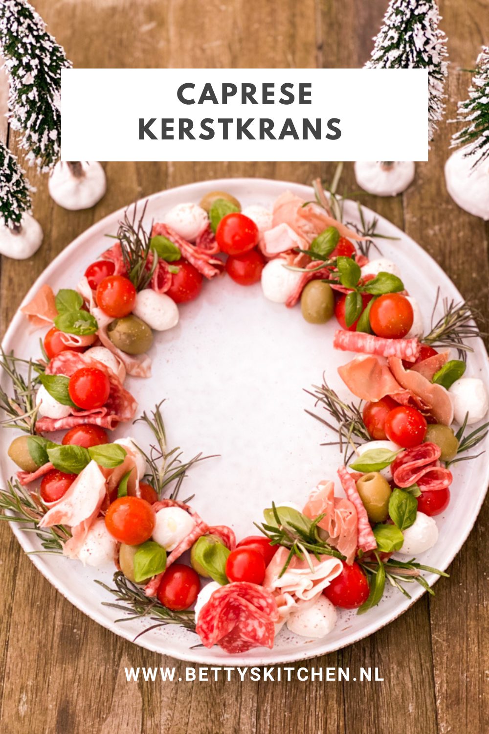 Kerstkrans van tomaat en mozzarella | Recept | Betty's Kitchen