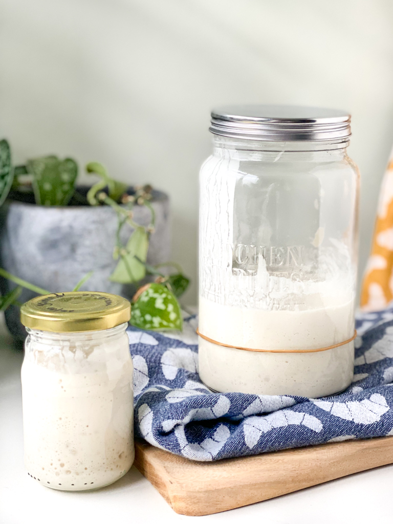 Zelf Zuurdesem starter maken | Basis Recept | Betty's Kitchen