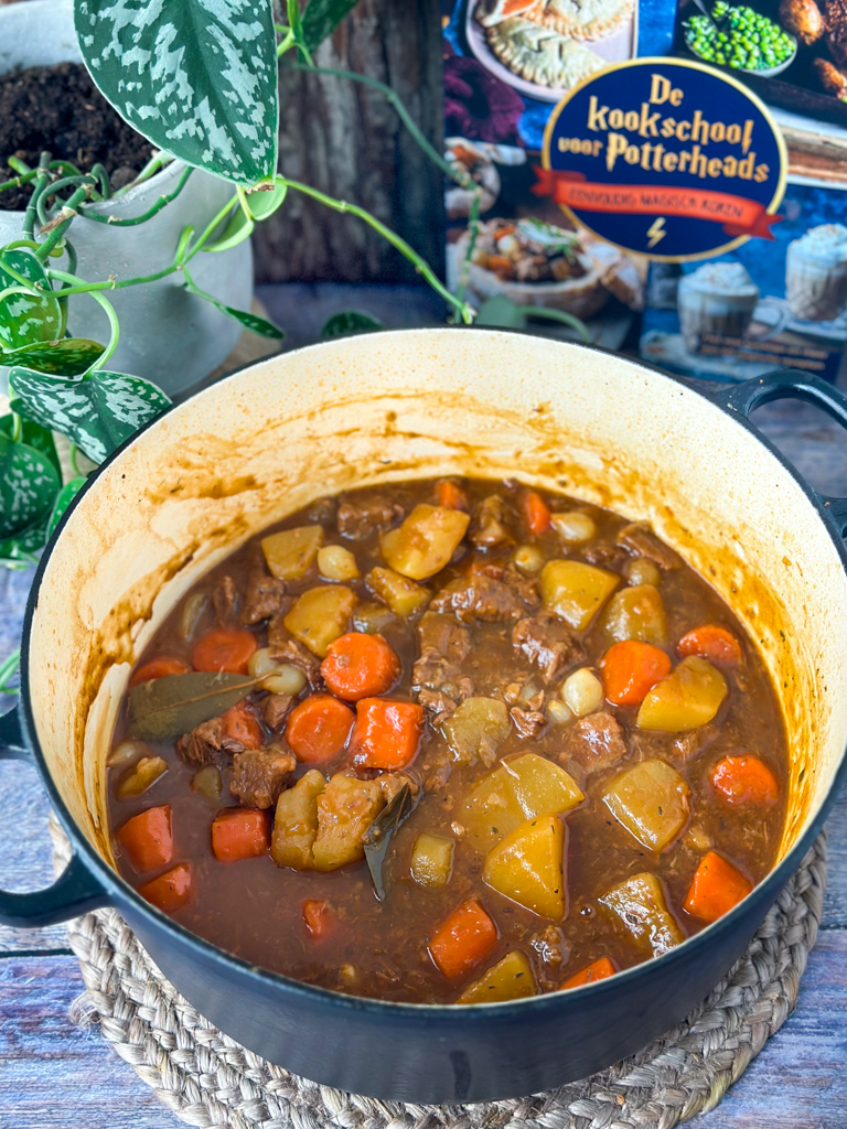 Guinness Stoofpot in een broodkom | Recept | Betty Betty's Kitchen
