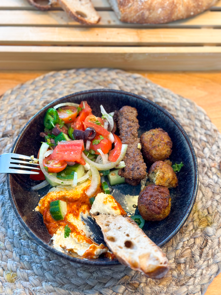 Turkse Herderssalade (Çoban Salatasi) • Betty's Kitchen