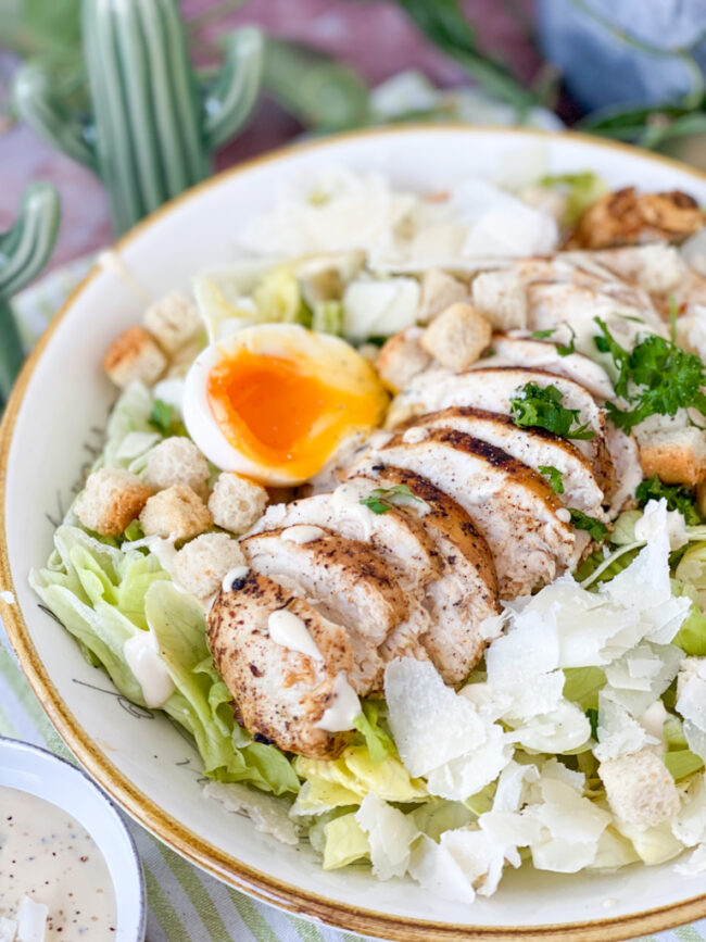 Caesar salade met gebakken kip | Recept | Betty's Kitchen