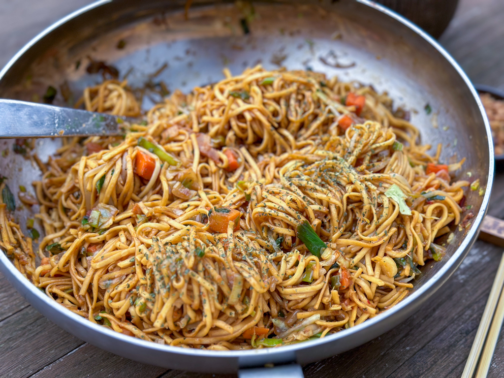 Indonesische Bami Goreng (gebakken noedels groen) | Basisrecept