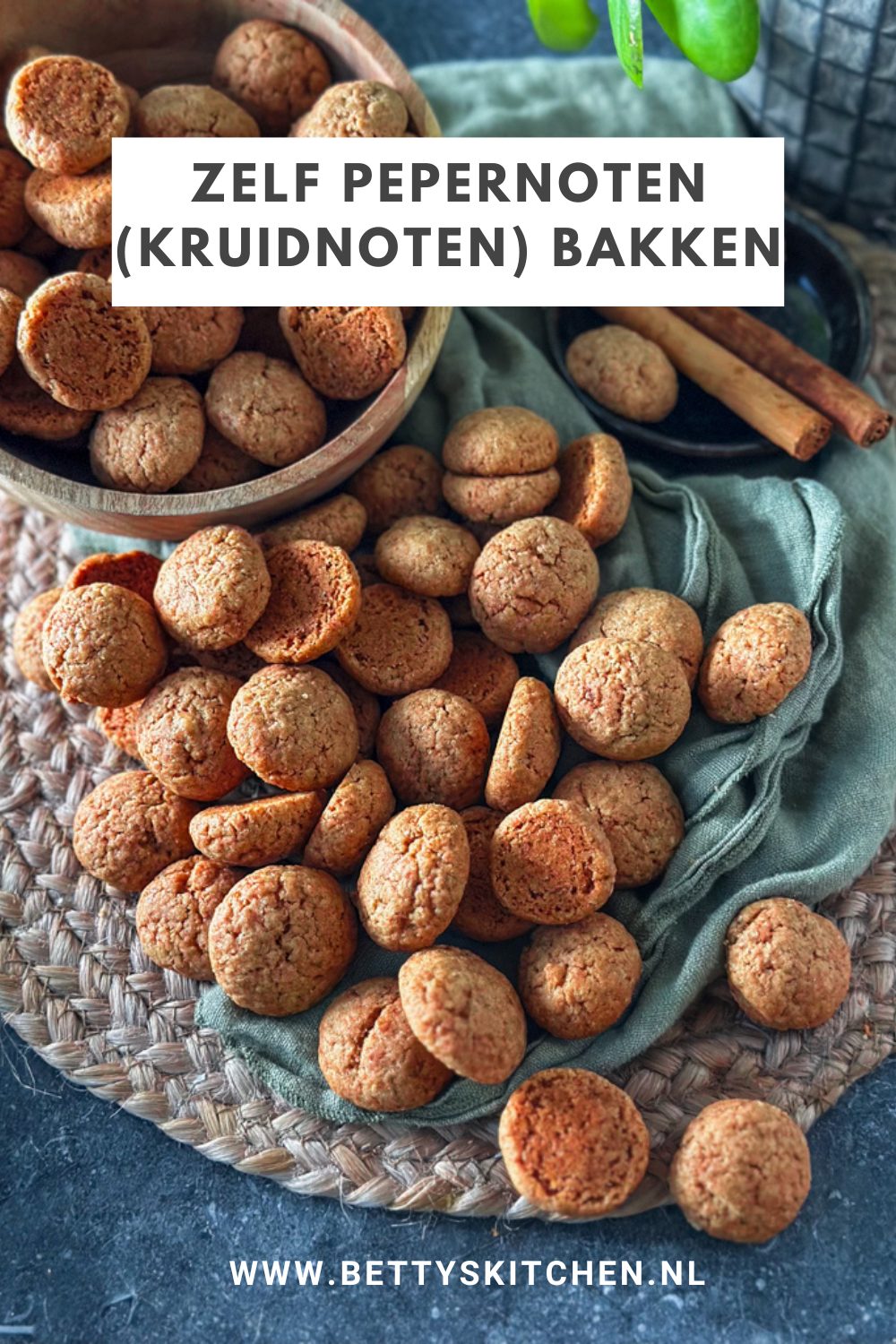Zelf pepernoten (kruidnoten) bakken | Recept | Betty's Kitchen