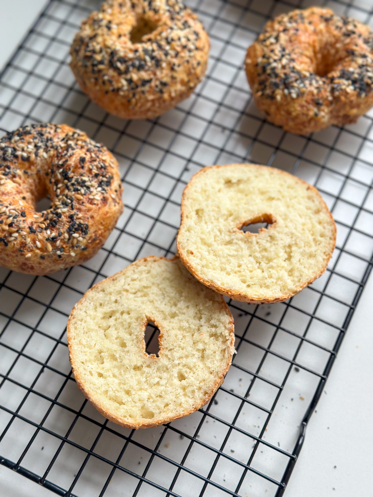 Cottage Cheese Bagels | Recept | Betty's Kitchen