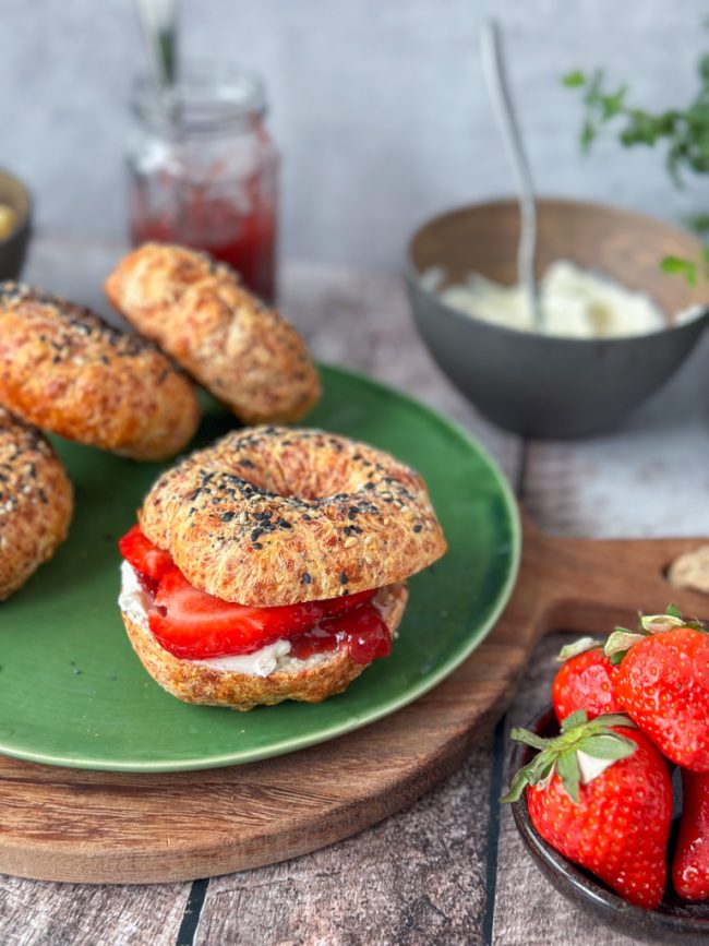 Cottage Cheese Bagels | Recept | Betty's Kitchen