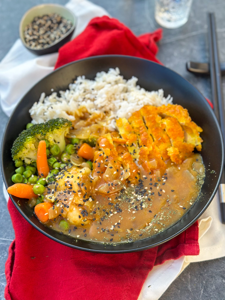 Kip Katsu Curry met rijst en broccoli | Recept | Betty's Kitchen