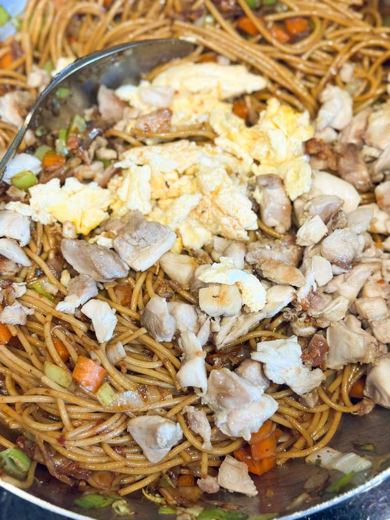 Surinaamse Bami met kip | Betty's Kitchen Betty's Kitchen